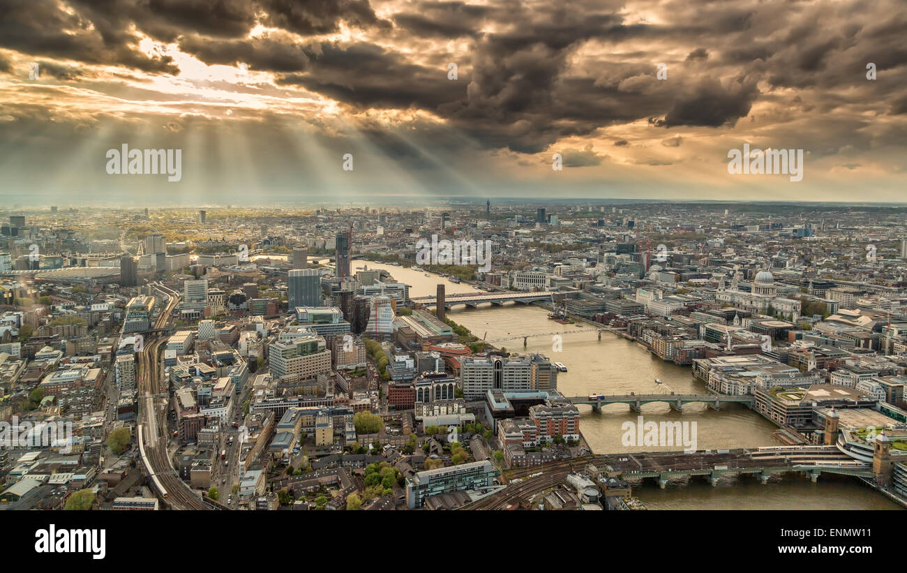 Overhead view of the skyline of London in England with the river Thames ...