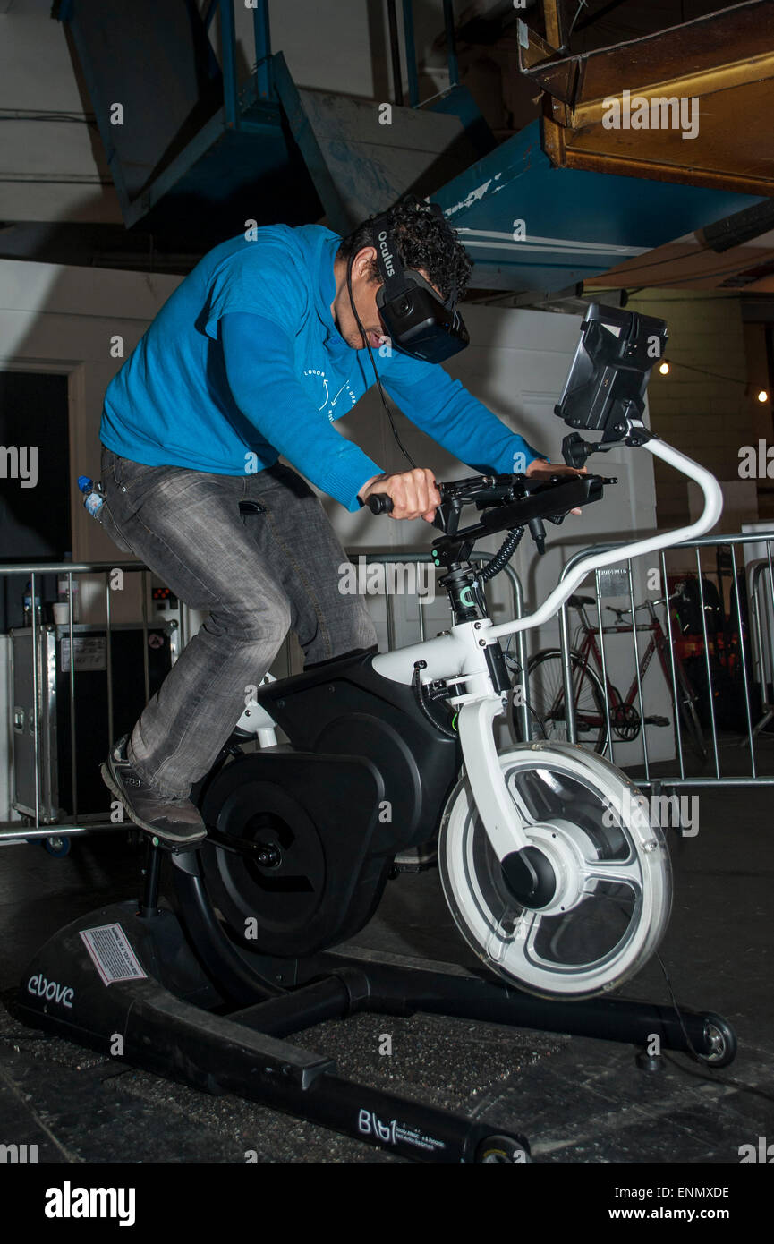 Spin london and bicycle hi-res stock photography and images - Alamy