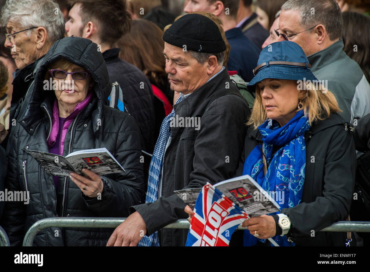 Ww2 end celebrations 1945 hi-res stock photography and images - Alamy