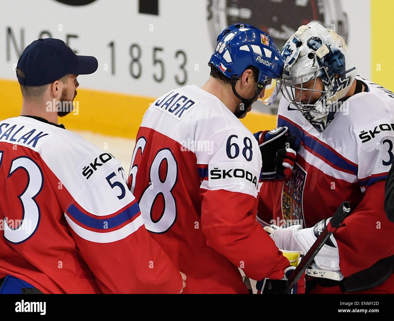 Ondrej pavelec czech republic left hi-res stock photography and images ...