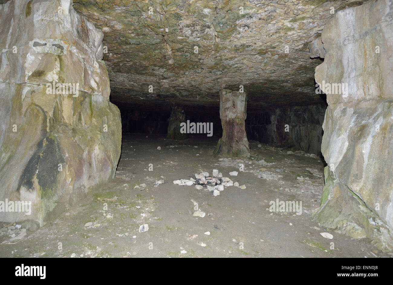 Winspit caves dorset hi-res stock photography and images - Alamy