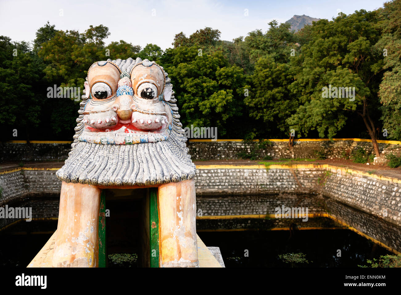 Girivalam tiruvannamalai hindu shrine hi-res stock photography and ...