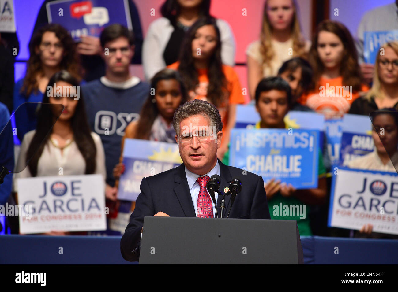 Campaign rally for Florida State Governor candidate Charlie Crist held ...