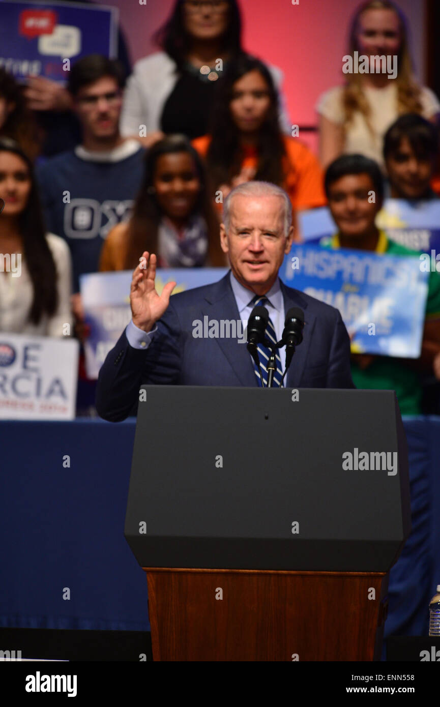 Campaign rally for Florida State Governor candidate Charlie Crist held ...