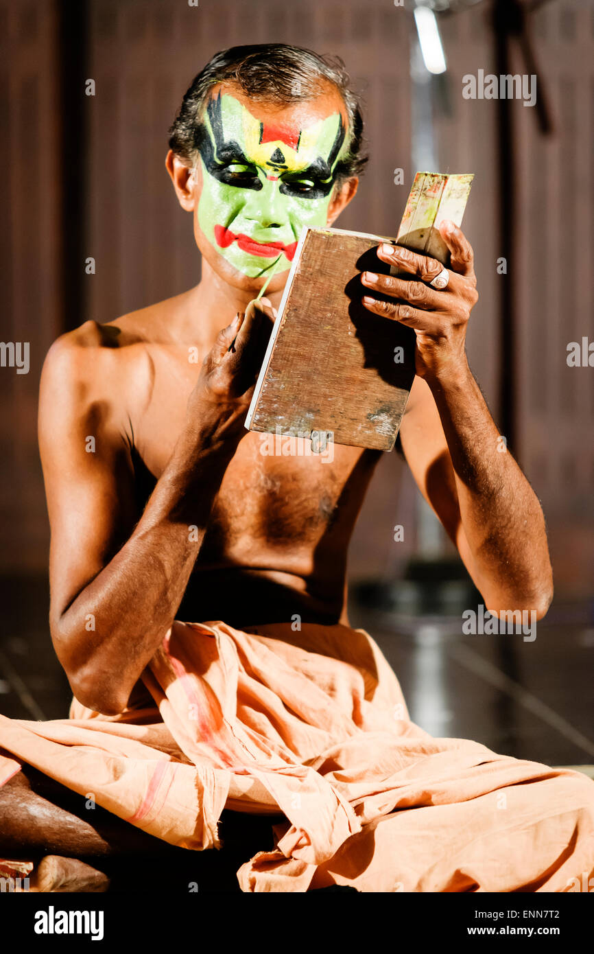 Traditional Kerala cultural dance show (Kathakali) in Fort Kochi Stock ...