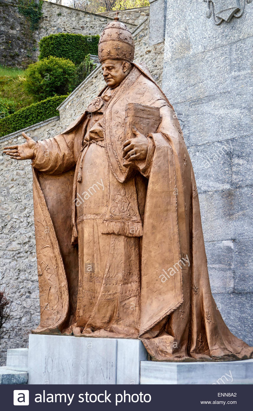 Pope Bronze Statue Stock Photos & Pope Bronze Statue Stock Images - Alamy