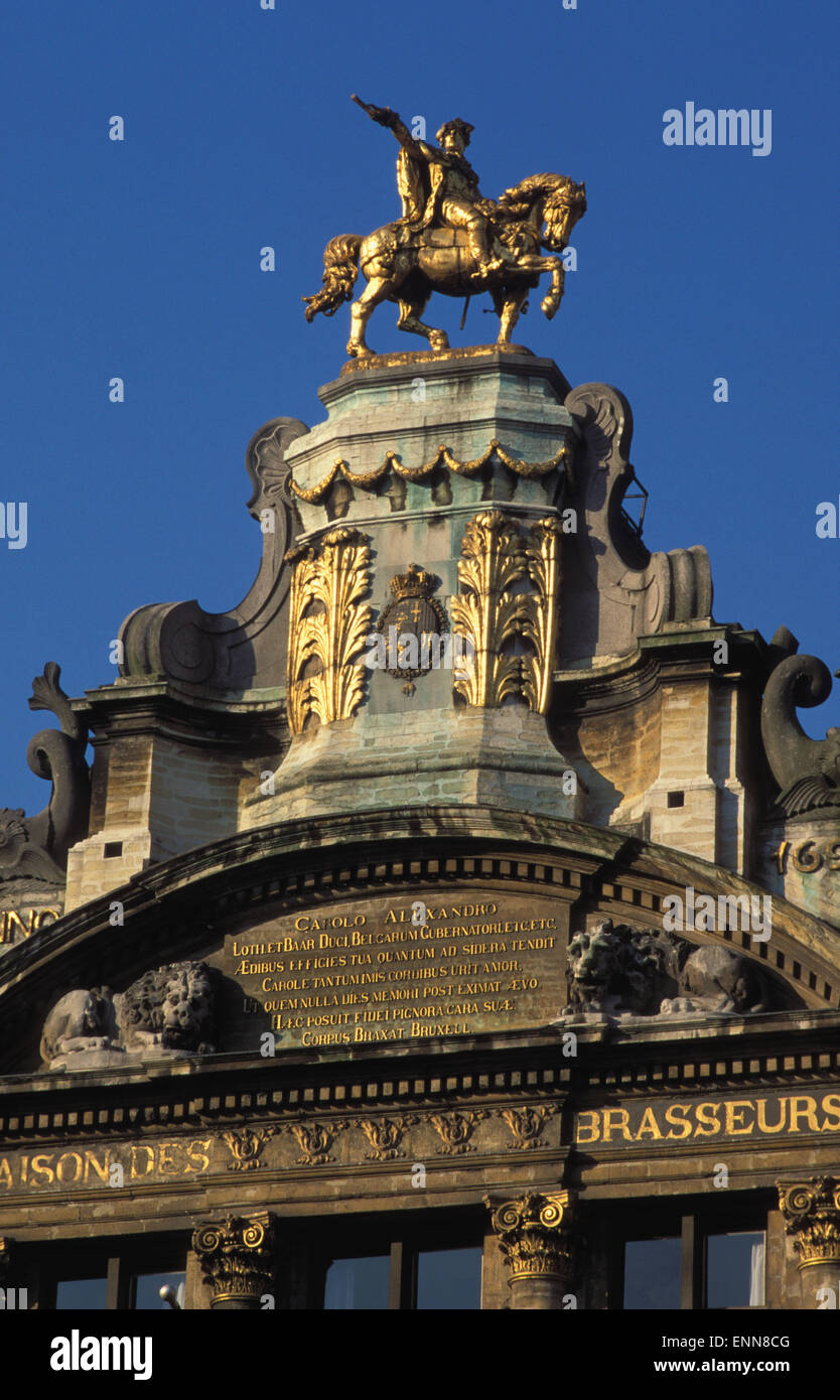 Equestrian statue on platz hi-res stock photography and images - Alamy