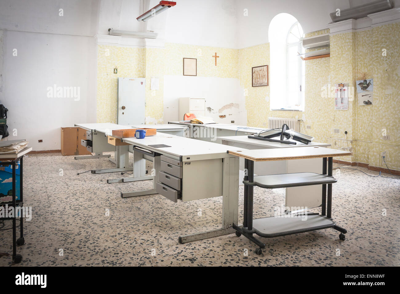 Empty abandoned office. Dismission of an institution Stock Photo - Alamy