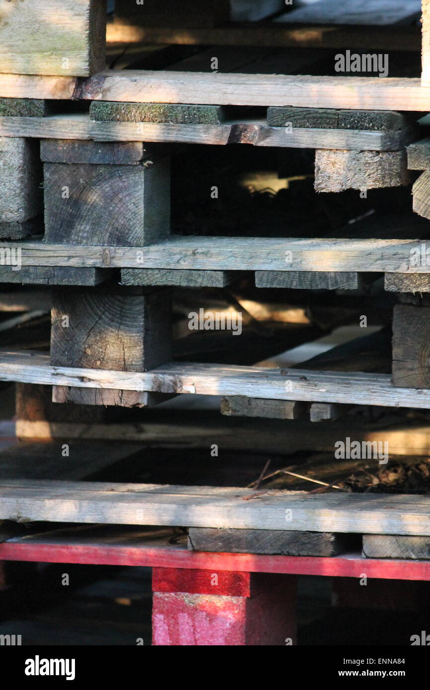 Stack of wooden wood pallets Stock Photo - Alamy
