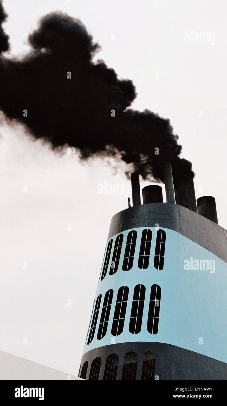 Ship funnel smoke hi-res stock photography and images - Alamy