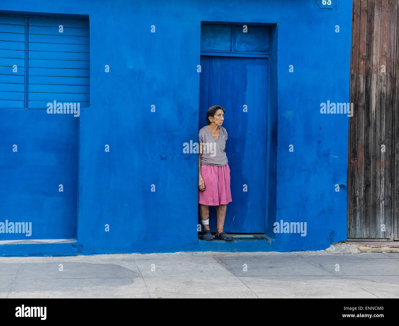 Elderly hispanic woman sad hi-res stock photography and images - Alamy