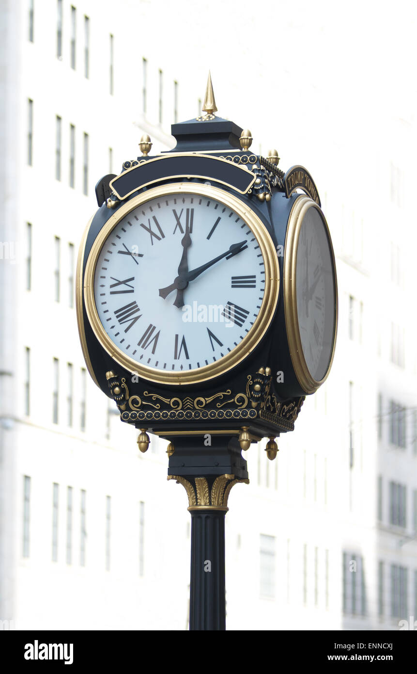 Sidewalk clock hi-res stock photography and images - Alamy