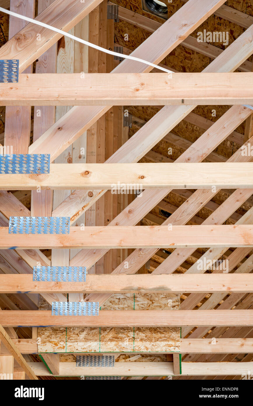 Garage rood rafters in new constriction Stock Photo - Alamy