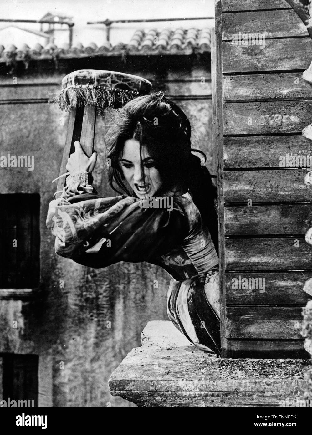 Elizabeth taylor taming of the shrew Black and White Stock Photos ...