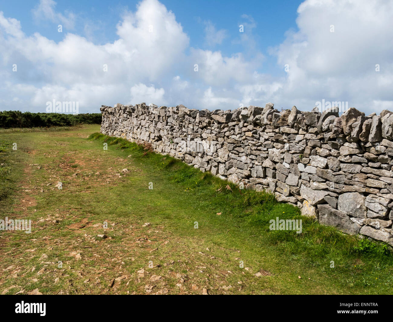 Dry stone walling hi-res stock photography and images - Alamy