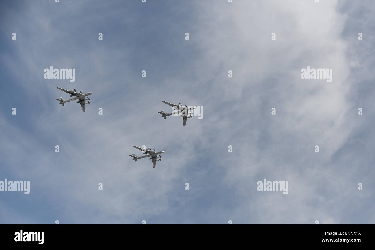 Moscow, Russia. 9th May, 2015. Tupolev Tu-95 strategic bomber fleet fly ...