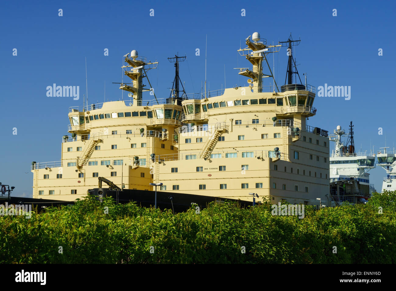 Ice breaker ship hi-res stock photography and images - Alamy