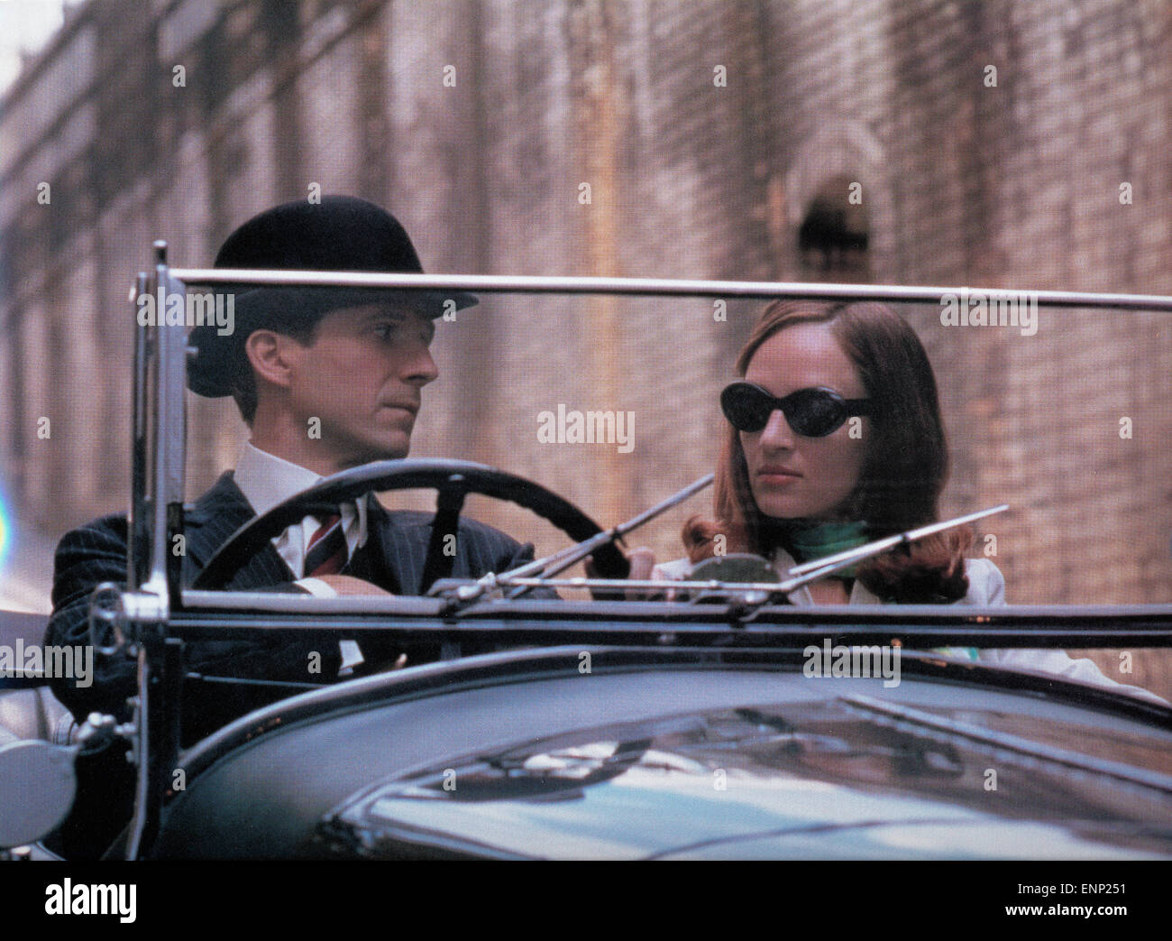 Uma thurman avengers 1998 hi-res stock photography and images - Alamy