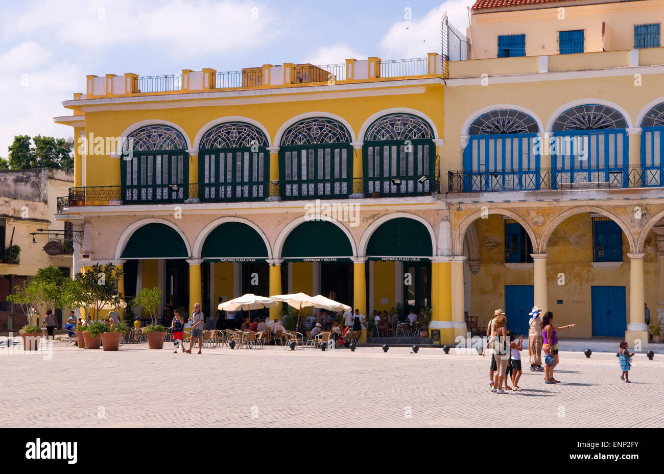 A pretty plaza (town square) in Havana, Cuba Stock Photo - Alamy