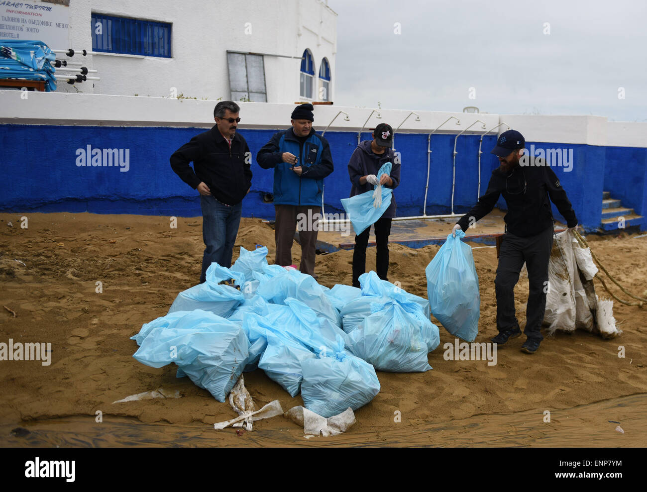 Istanbul, Turkey. 9th May, 2015. Volunteers collect pags of litters ...