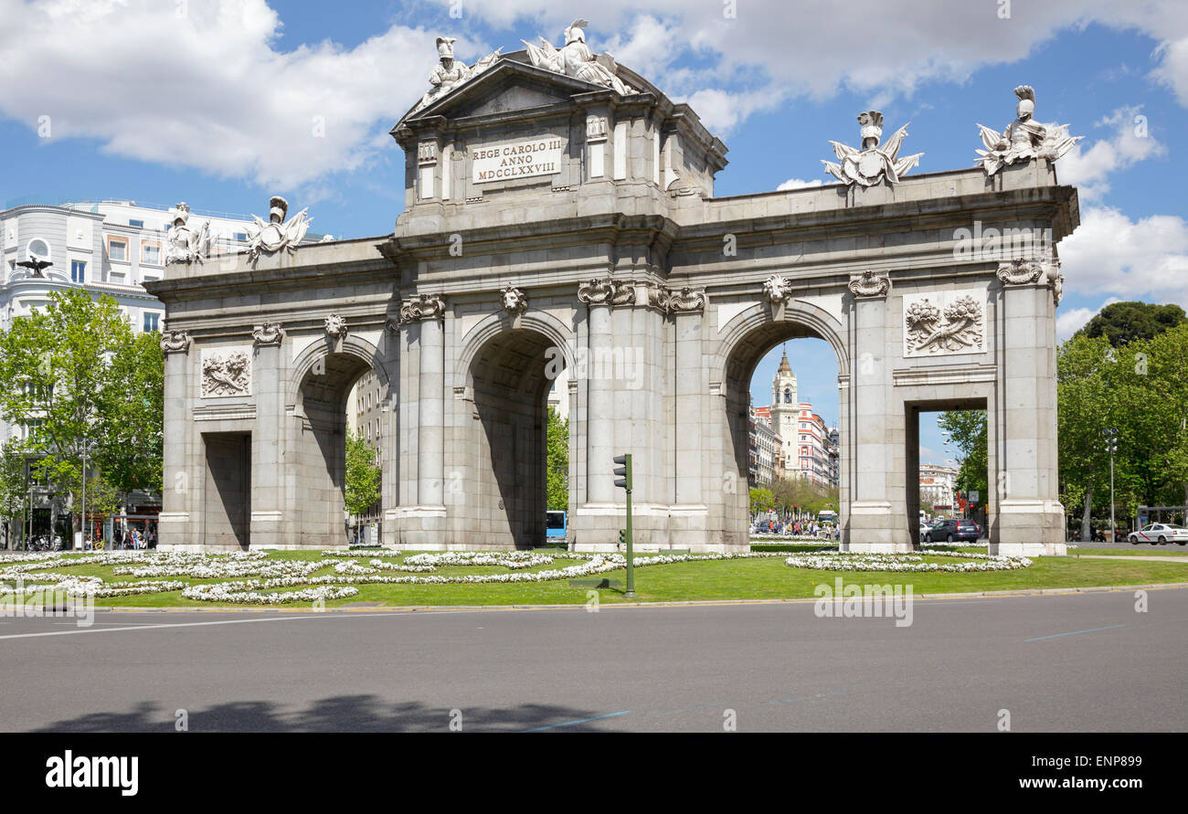Alcala Gate / Puerta de Alcala on Plaza de la Independencia, Madrid ...