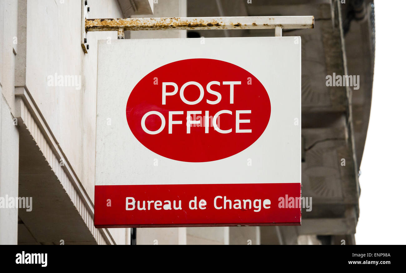 Royal mail wall sign hi-res stock photography and images - Alamy