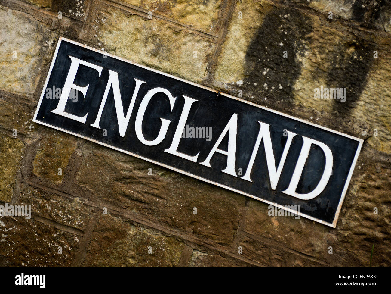 English border sign hi-res stock photography and images - Alamy