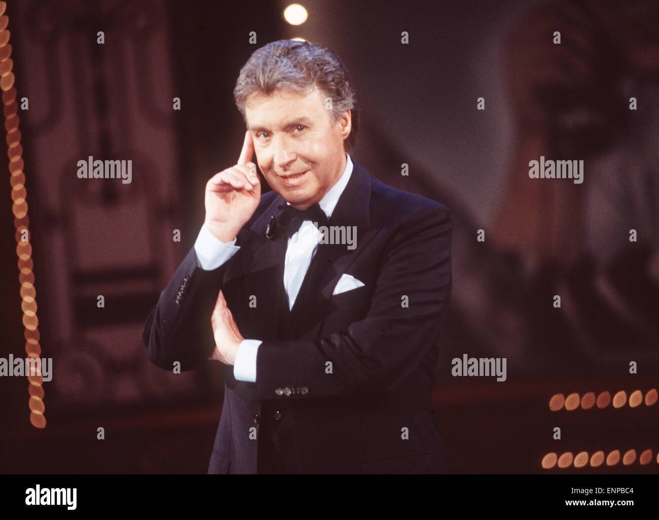 Der Wiener Schauspieler und Sänger Peter Alexander in den 1990er Jahren ... Der Wiener Schauspieler und Sänger Peter Alexander in den 1990er Jahren ...