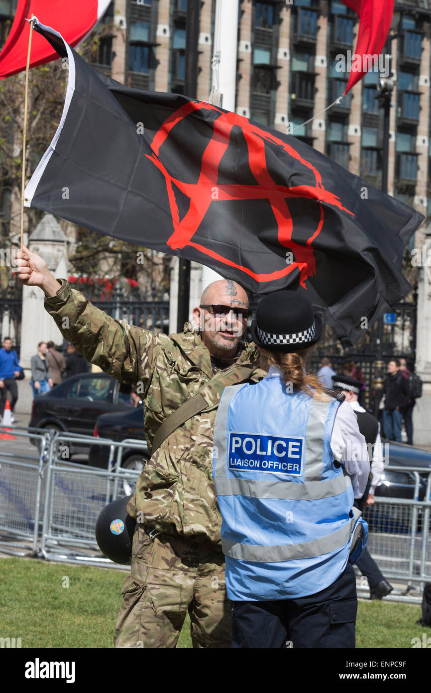 Anarchist flag hi-res stock photography and images - Alamy