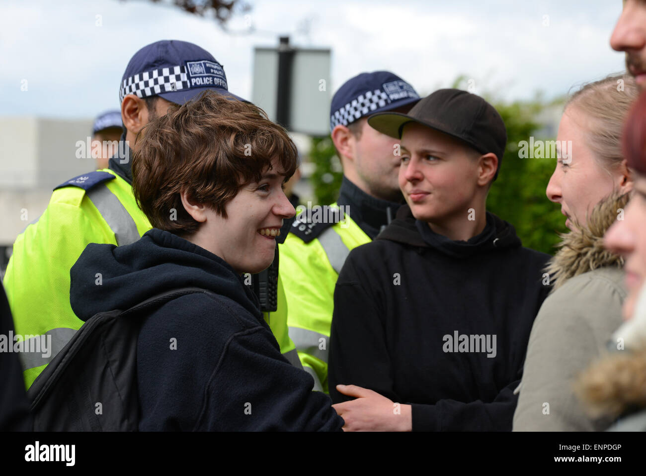 Walthamstow, London, UK. 9th May, 2015. Hundreds of anti-facist ...