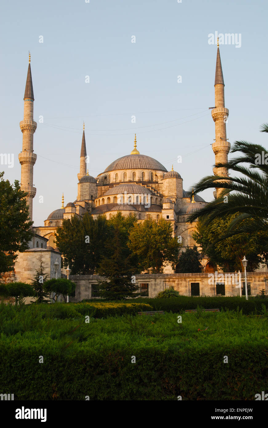 Blue mosque sunrise hi-res stock photography and images - Alamy