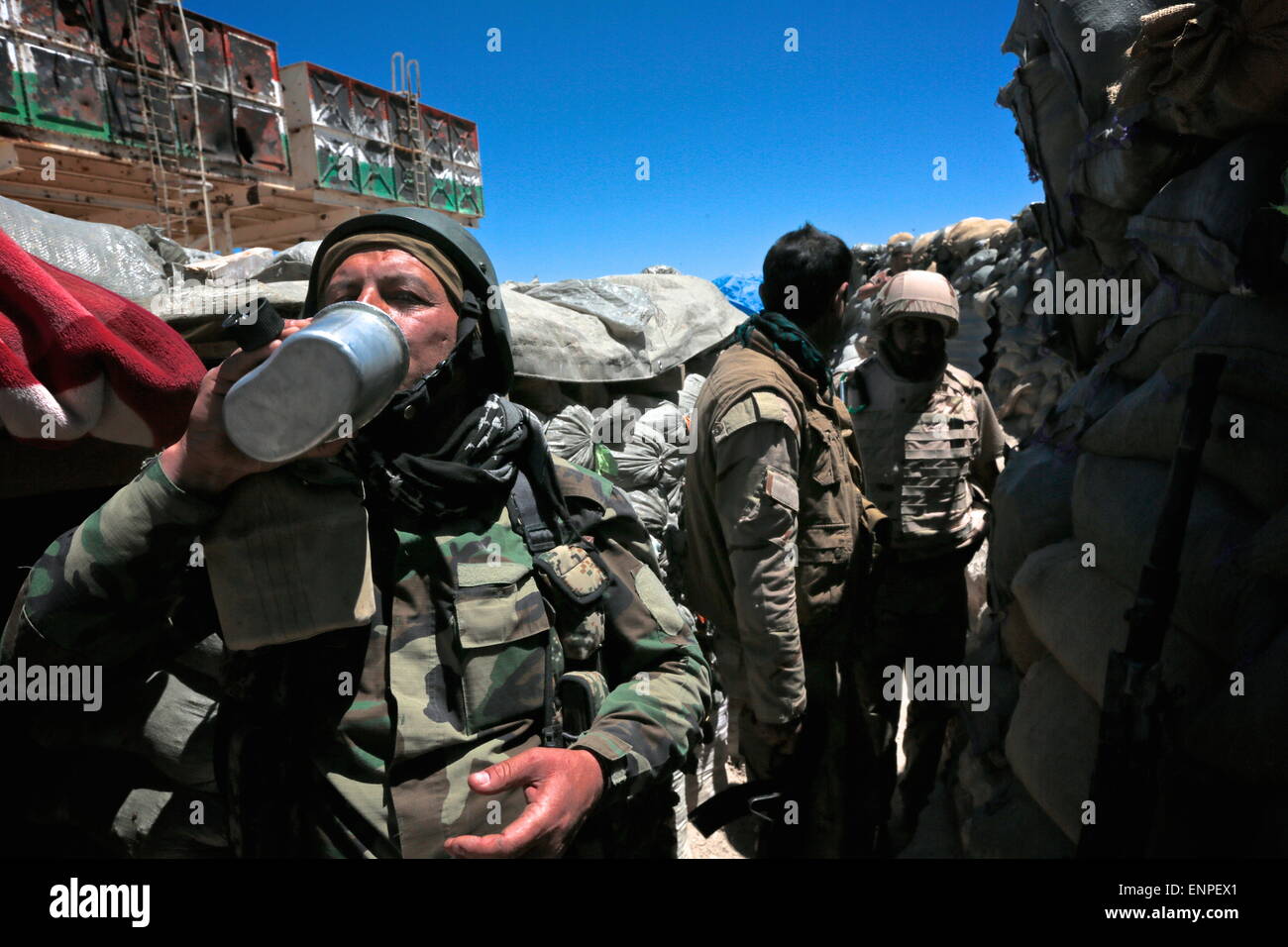 Shingal, Iraq. 7th May, 2015. Peshmerga soldiers in trenches ...