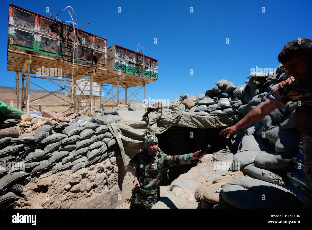 Shingal, Iraq. 7th May, 2015. Kurdish fighters call out for more ...