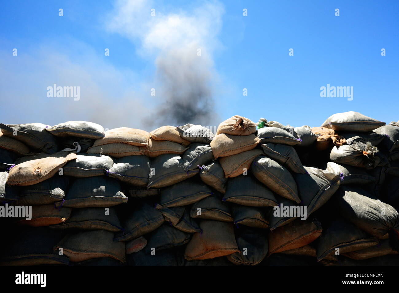 Shingal, Iraq. 7th May, 2015. A look from Peshmerga trenches facing the ...