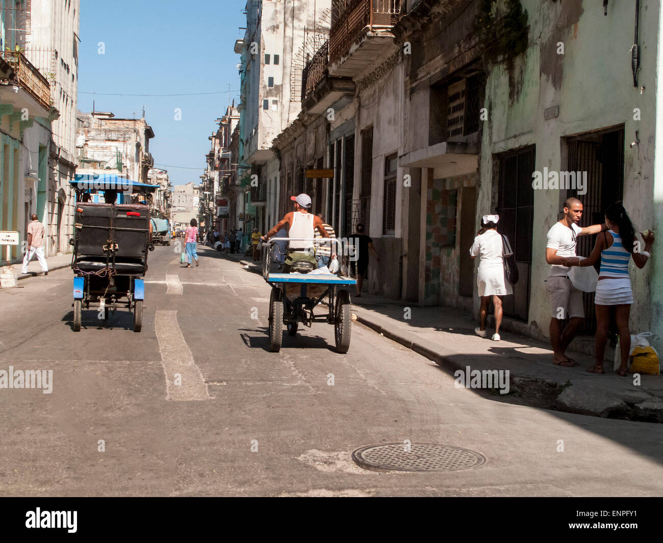 Cuban pavement hi-res stock photography and images - Alamy