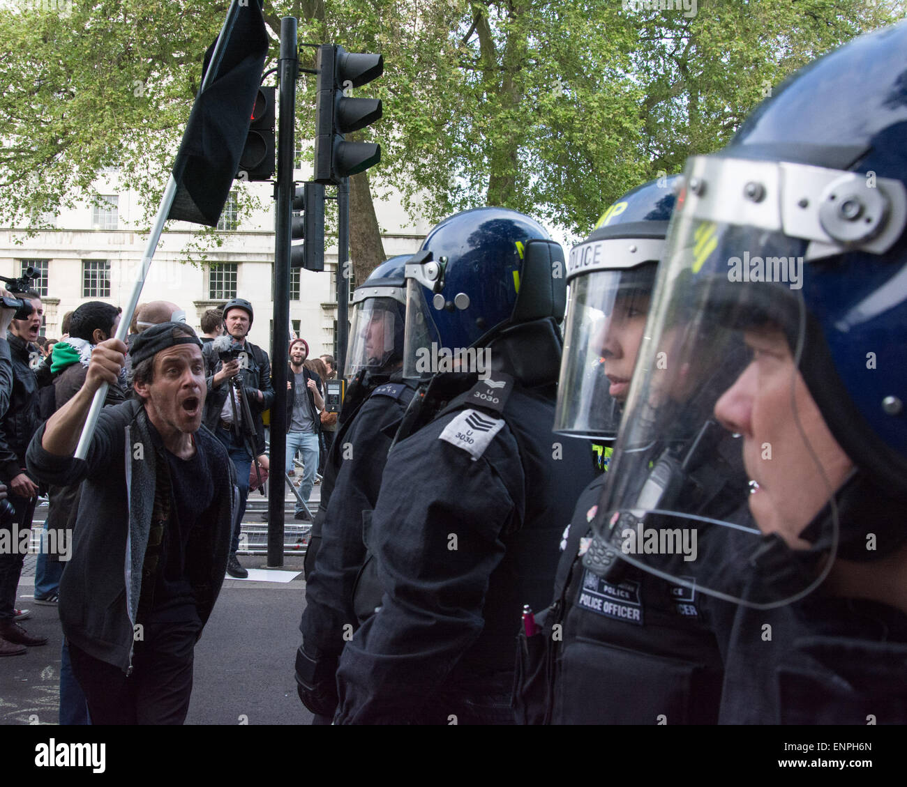 Riot gates hi-res stock photography and images - Alamy