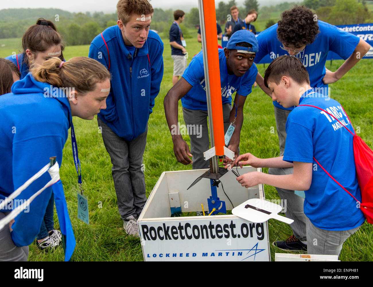 Worlds largest parachute hi-res stock photography and images - Alamy