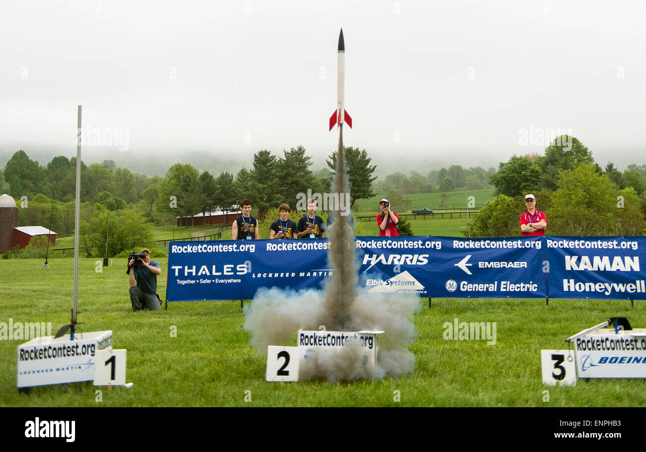 Worlds largest parachute hi-res stock photography and images - Alamy