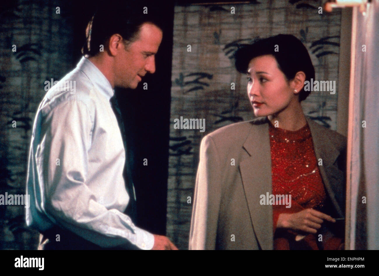 The hunted 1995 christopher lambert hi-res stock photography and images ...