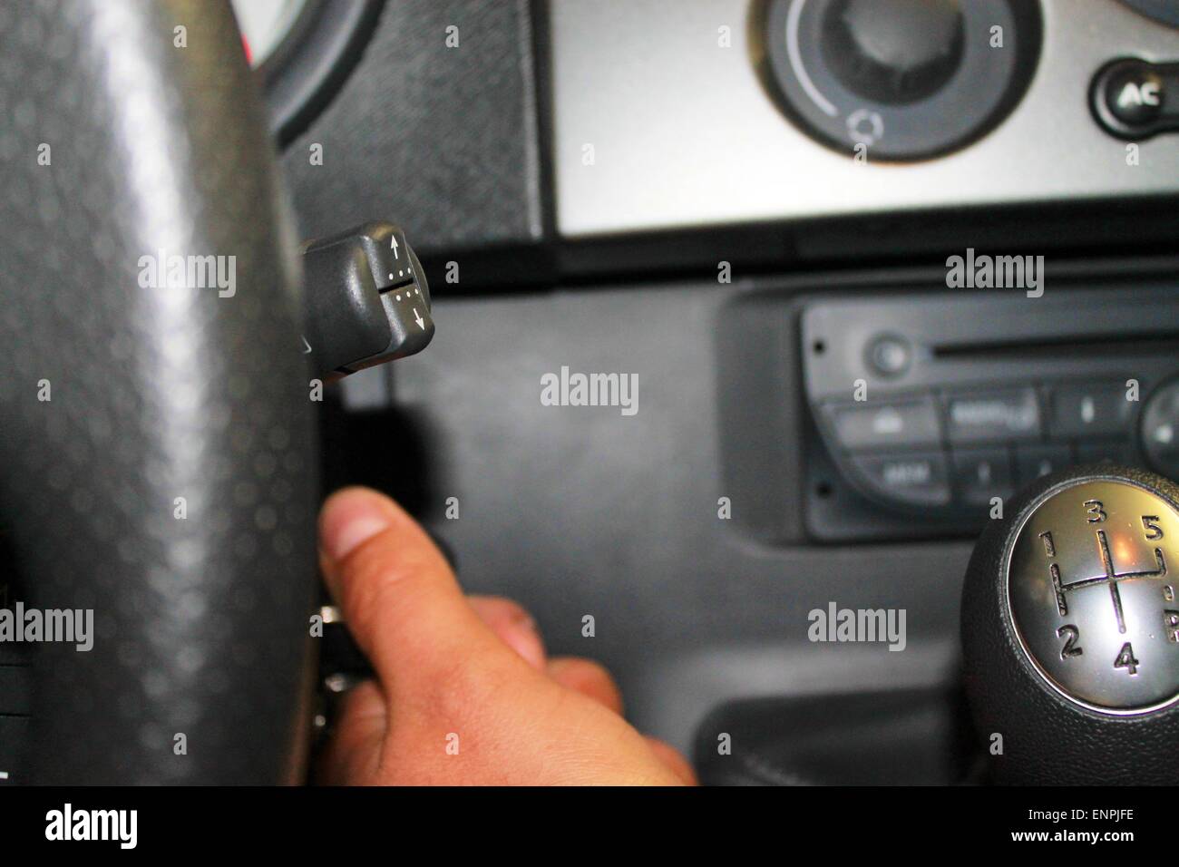 Modern car showroom interior hi-res stock photography and images - Alamy