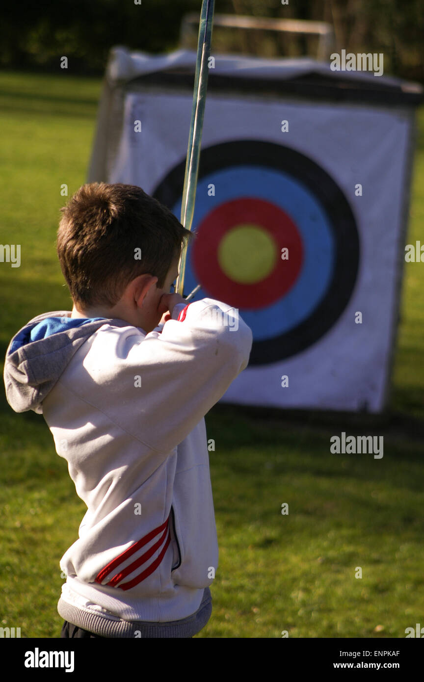Archery aim target hi-res stock photography and images - Alamy