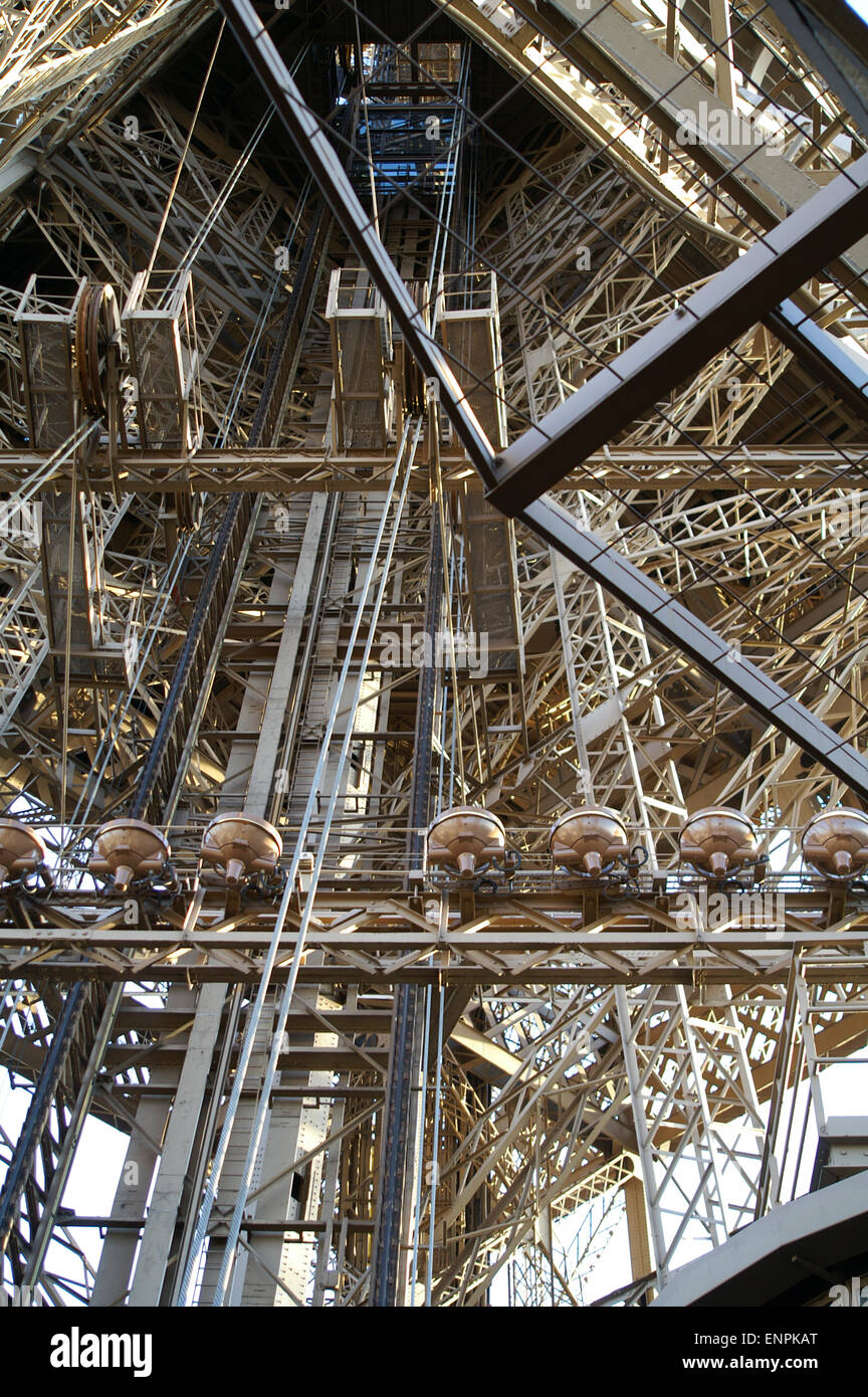 Eiffel Tower, close-up detail of the arch and lattice framework Stock ...
