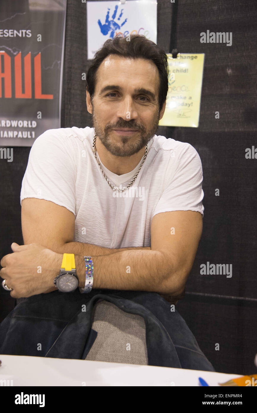 Adrian paul hi-res stock photography and images - Alamy