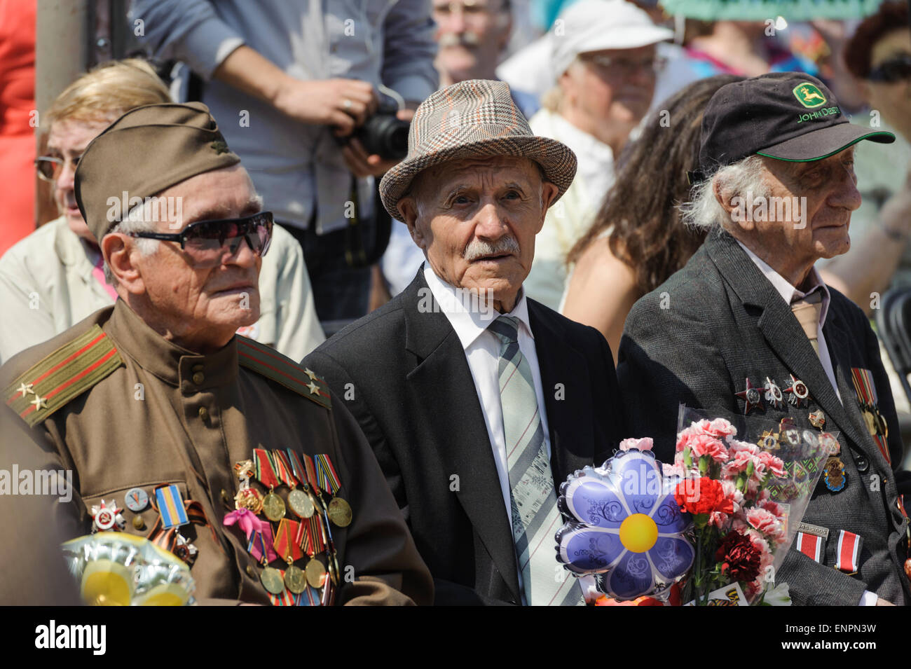 Soviet parade berlin 1945 hi-res stock photography and images - Alamy