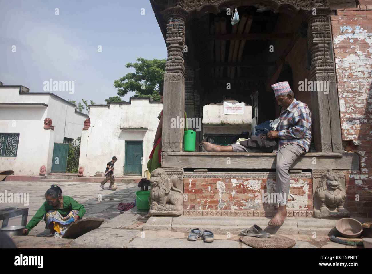 Shanku, Nepal. 9th May, 2015. A homeless man due to earthquake ...