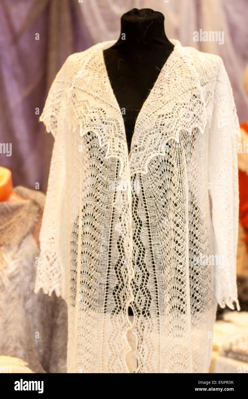 Orenburg downy shawl is knitted goat fluff and threads basics. Orenburg ...