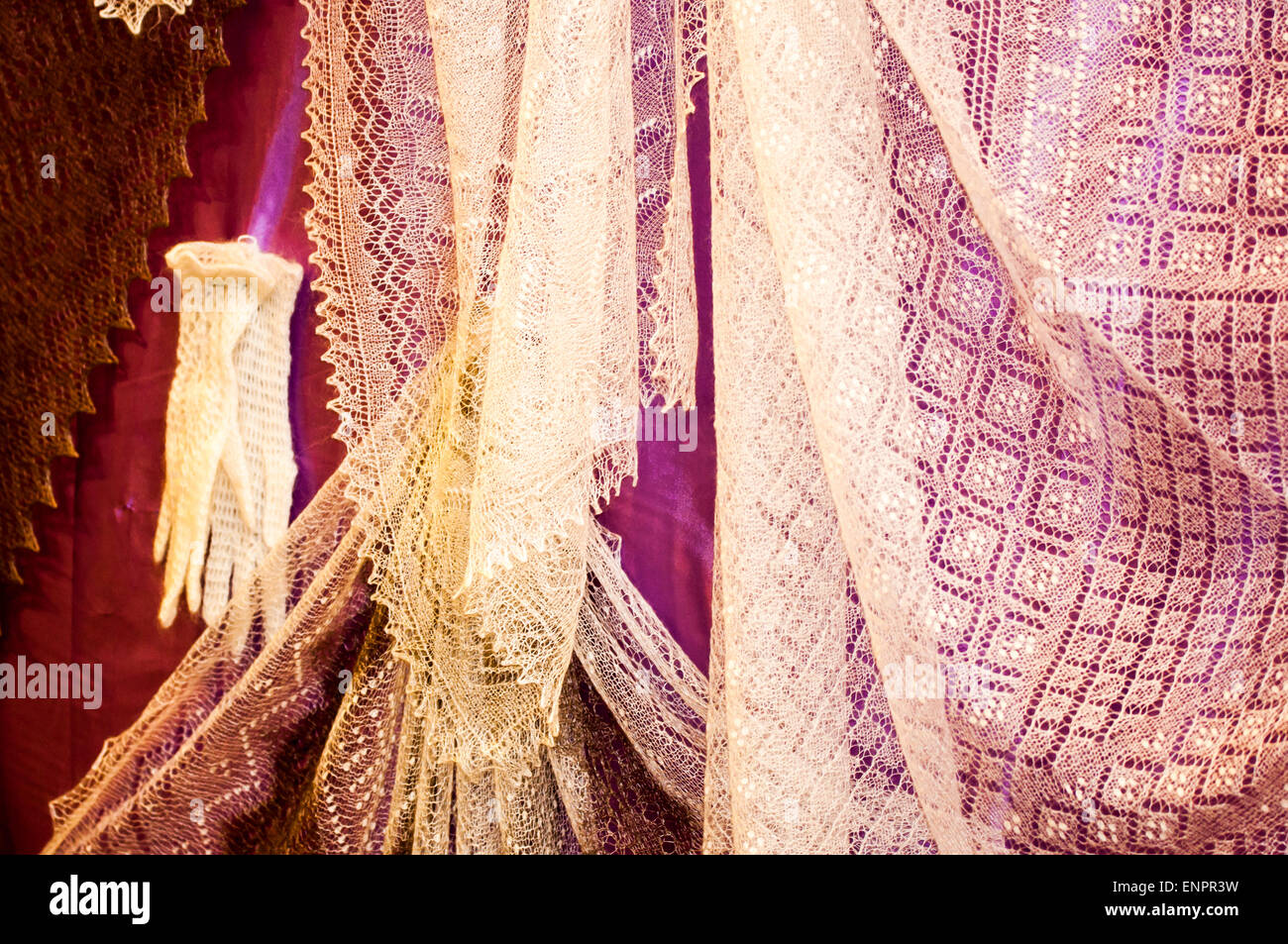 Orenburg downy shawl is knitted goat fluff and threads basics. Orenburg ...