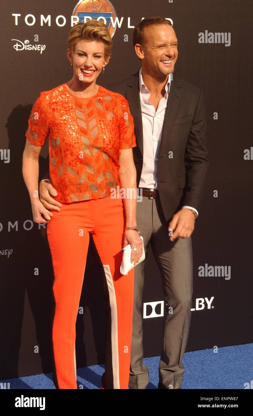Hollywood, California, USA. 9th May, 2015. Tim McGraw & Faith Hill ...