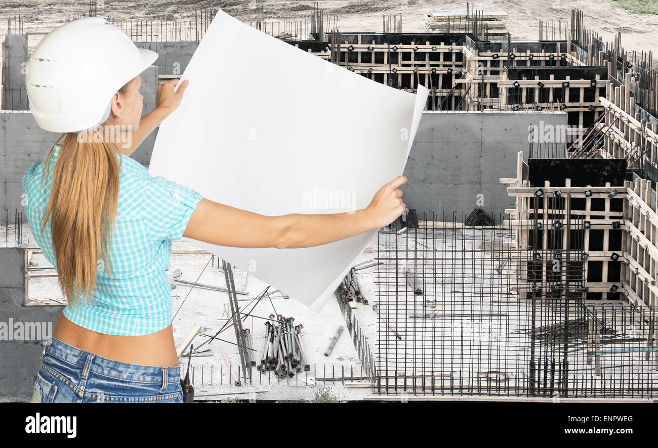 Woman in white hard hat hi-res stock photography and images - Alamy