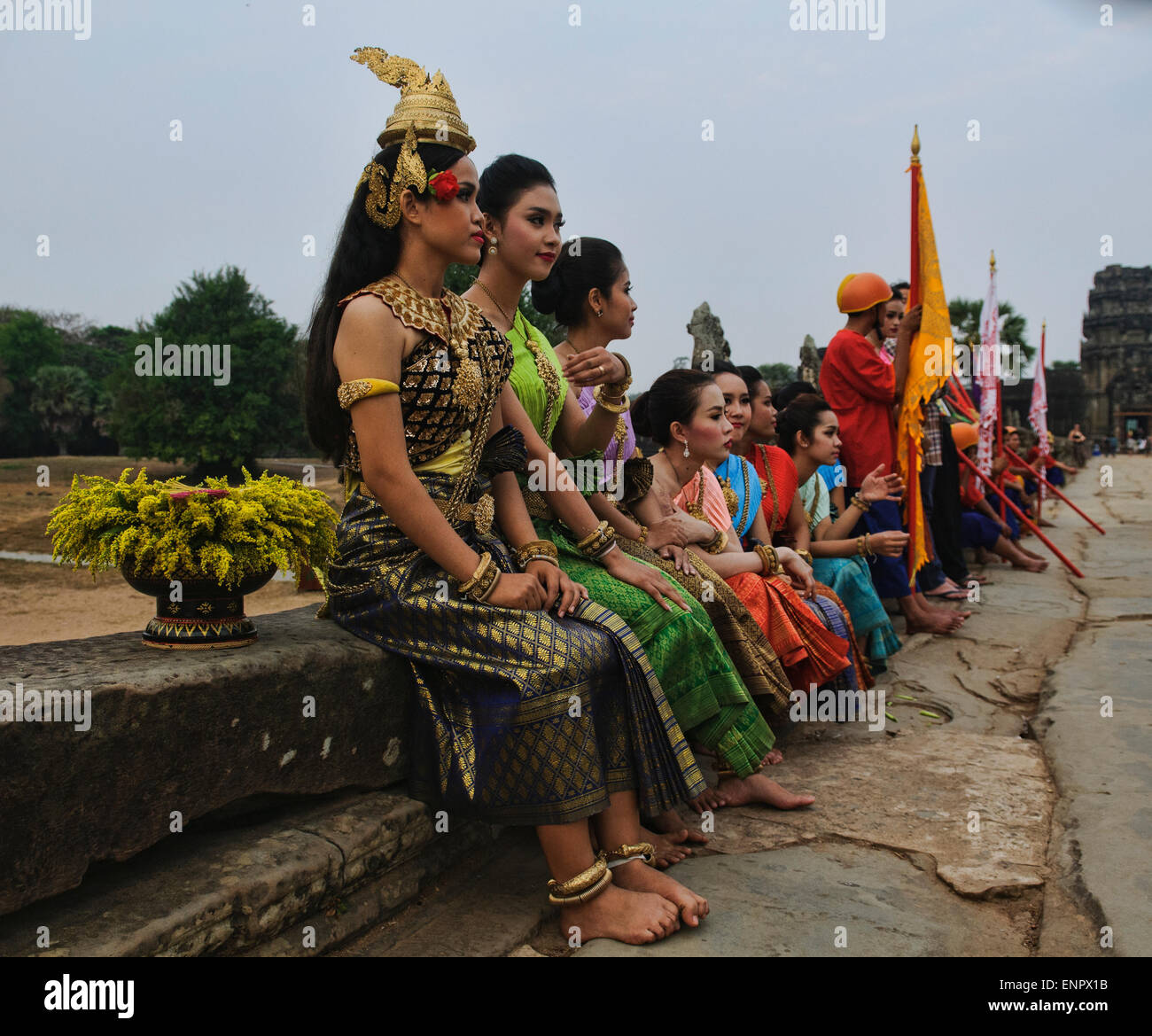 Khmer traditional dancers in Angkor Wat, Siem Reap, Cambodia Stock ...